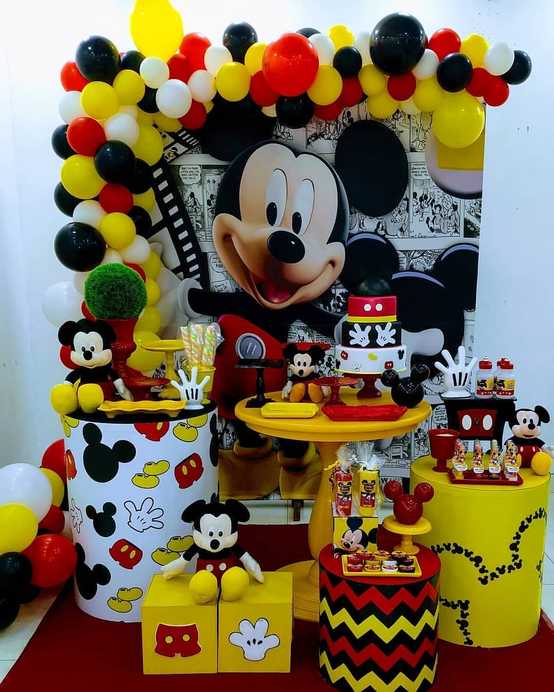 Festa Mickey: 28 decorações lindas para inspirar você!